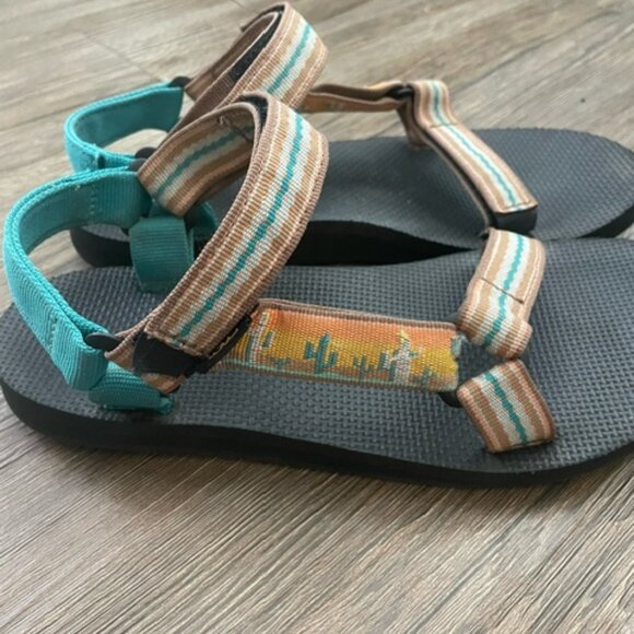 Teva | Shoes | Teva Original Universal Printed Sandals In Cactus ...